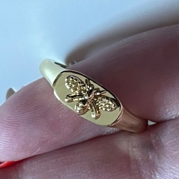 Savvy Cie | Jewelry | Savvy Cie Jewels 4k Gold Plated Bee Signet Ring ...